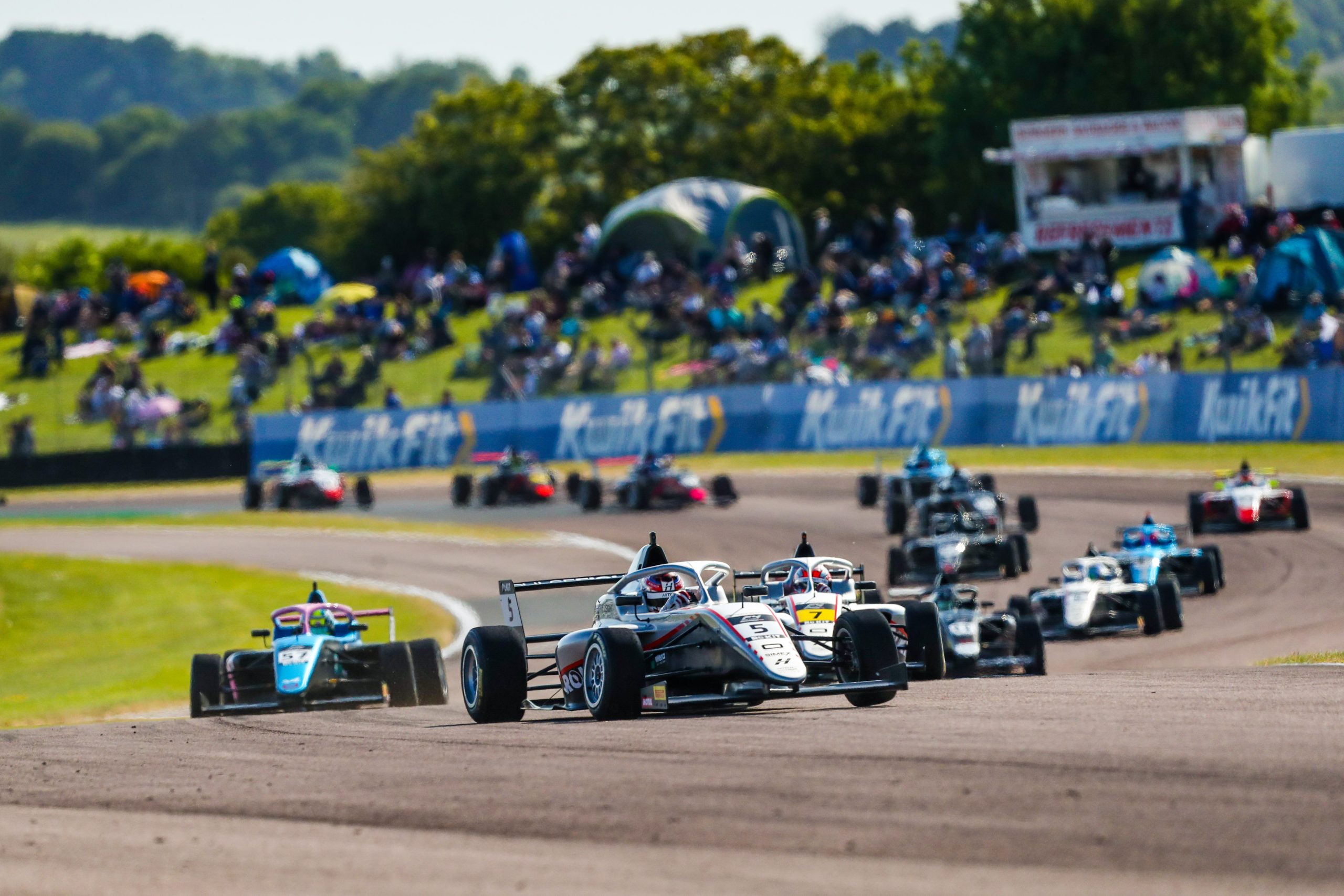 FIA British F4 Championship | Lisle wins reverse-grid Thruxton battle ...