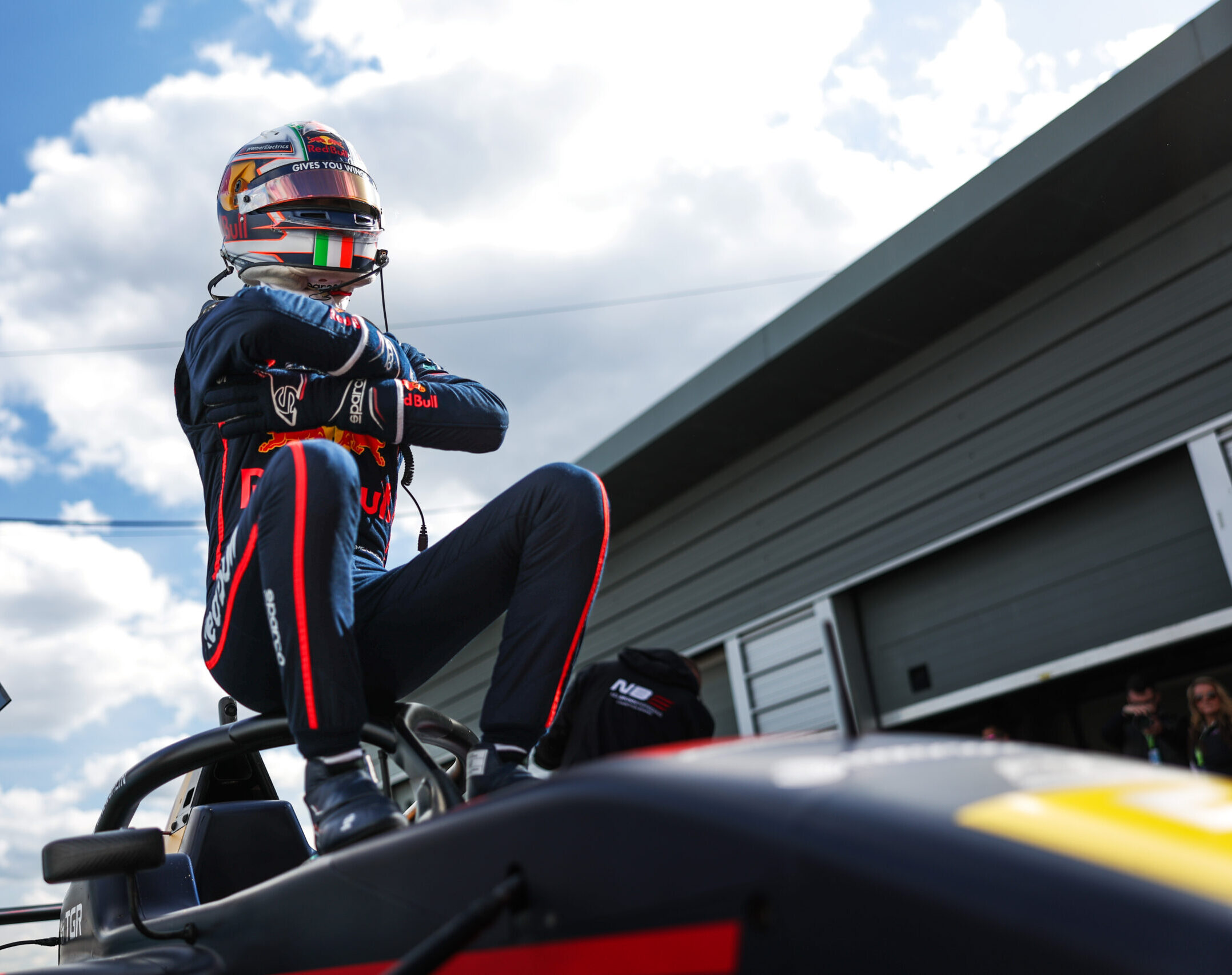 FIA British F4 Championship | August Raber and Fionn McLaughlin close out Snetterton weekend ...