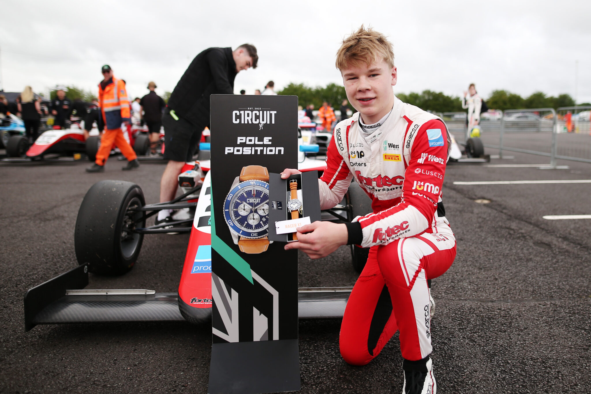 FIA British F4 Championship | Martin Molnár and Leo Robinson splash ...